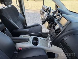 Melns Lancia Voyager 2014 Rīga, ar dzinēja tilpumu 2.80 L un nobraukumu 0 tūkst. km par 8750 €, foto 16 vietnē AUTOMOTO.COM.LV