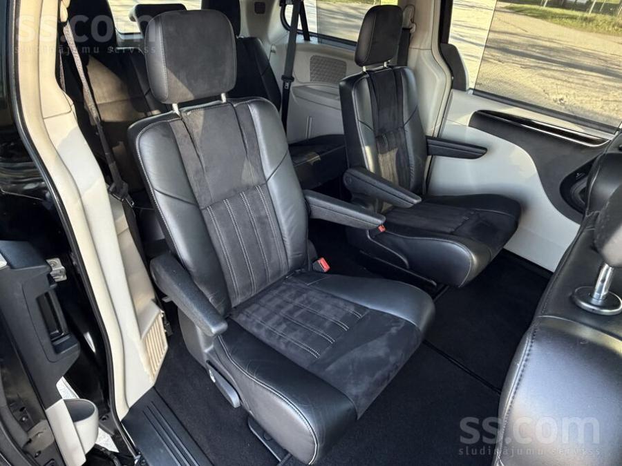 Melns Lancia Voyager 2014 Rīga, ar dzinēja tilpumu 2.80 L un nobraukumu 0 tūkst. km par 8750 €, foto 18 vietnē AUTOMOTO.COM.LV