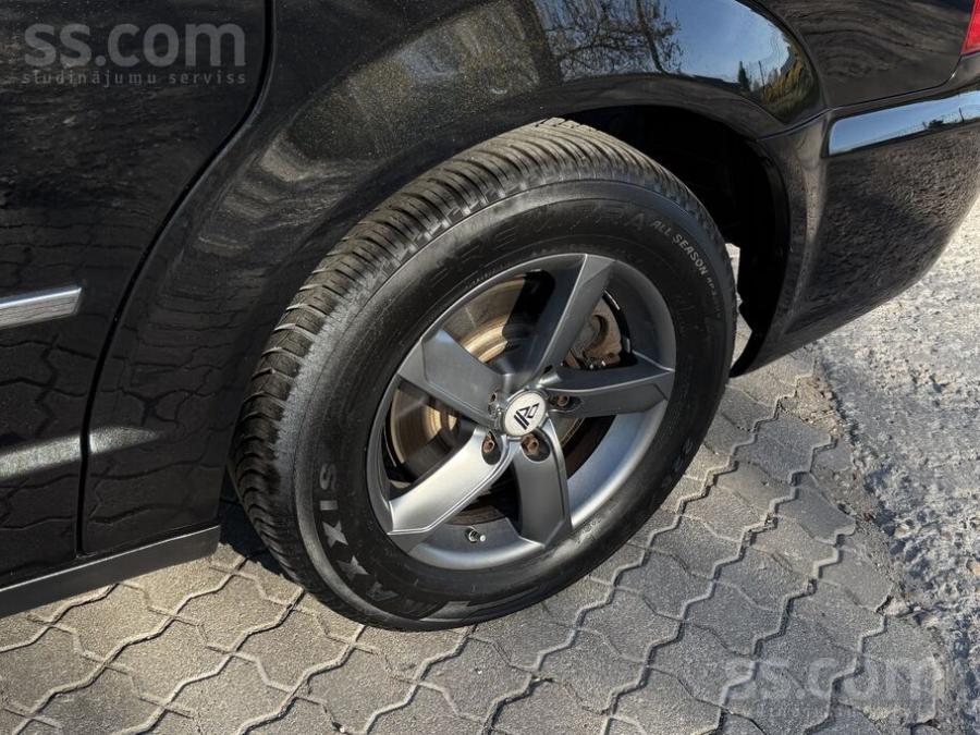 Melns Lancia Voyager 2014 Rīga, ar dzinēja tilpumu 2.80 L un nobraukumu 0 tūkst. km par 8750 €, foto 25 vietnē AUTOMOTO.COM.LV