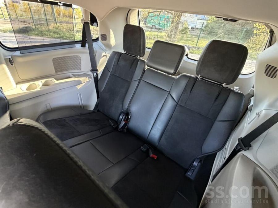 Melns Lancia Voyager 2014 Rīga, ar dzinēja tilpumu 2.80 L un nobraukumu 0 tūkst. km par 8750 €, foto 29 vietnē AUTOMOTO.COM.LV