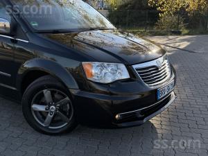 Melns Lancia Voyager 2014 Rīga, ar dzinēja tilpumu 2.80 L un nobraukumu 0 tūkst. km par 8750 €, foto 30 vietnē AUTOMOTO.COM.LV