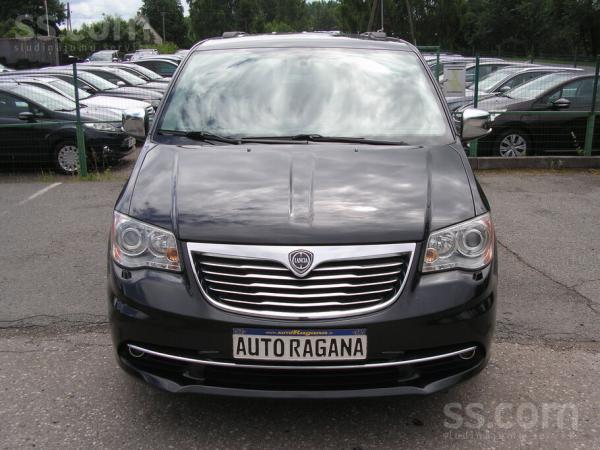 Melns Lancia Voyager 2014 Rīga, ar dzinēja tilpumu 2.80 L un nobraukumu 0 tūkst. km par 8950 €, foto 5 vietnē AUTOMOTO.COM.LV