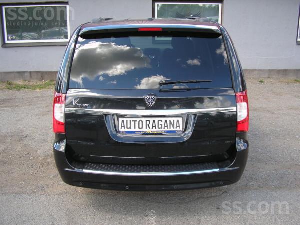 Melns Lancia Voyager 2014 Rīga, ar dzinēja tilpumu 2.80 L un nobraukumu 0 tūkst. km par 8950 €, foto 6 vietnē AUTOMOTO.COM.LV