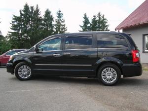 Black Lancia Voyager 2014 in Sigulda, with an engine capacity of 2.80 L and mileage of 225 thousand km for 8950 €, photo 5 on AUTOMOTO.COM.LV