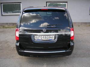 Black Lancia Voyager 2014 in Sigulda, with an engine capacity of 2.80 L and mileage of 225 thousand km for 8950 €, photo 7 on AUTOMOTO.COM.LV