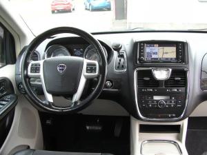 Black Lancia Voyager 2014 in Sigulda, with an engine capacity of 2.80 L and mileage of 225 thousand km for 8950 €, photo 15 on AUTOMOTO.COM.LV