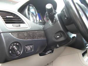 Black Lancia Voyager 2014 in Sigulda, with an engine capacity of 2.80 L and mileage of 225 thousand km for 8950 €, photo 21 on AUTOMOTO.COM.LV
