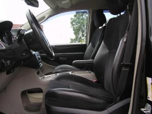Black Lancia Voyager 2014 in Sigulda, with an engine capacity of 2.80 L and mileage of 225 thousand km for 8950 €, photo 22 on AUTOMOTO.COM.LV