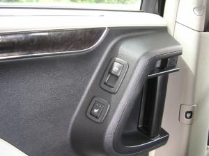 Black Lancia Voyager 2014 in Sigulda, with an engine capacity of 2.80 L and mileage of 225 thousand km for 8950 €, photo 25 on AUTOMOTO.COM.LV