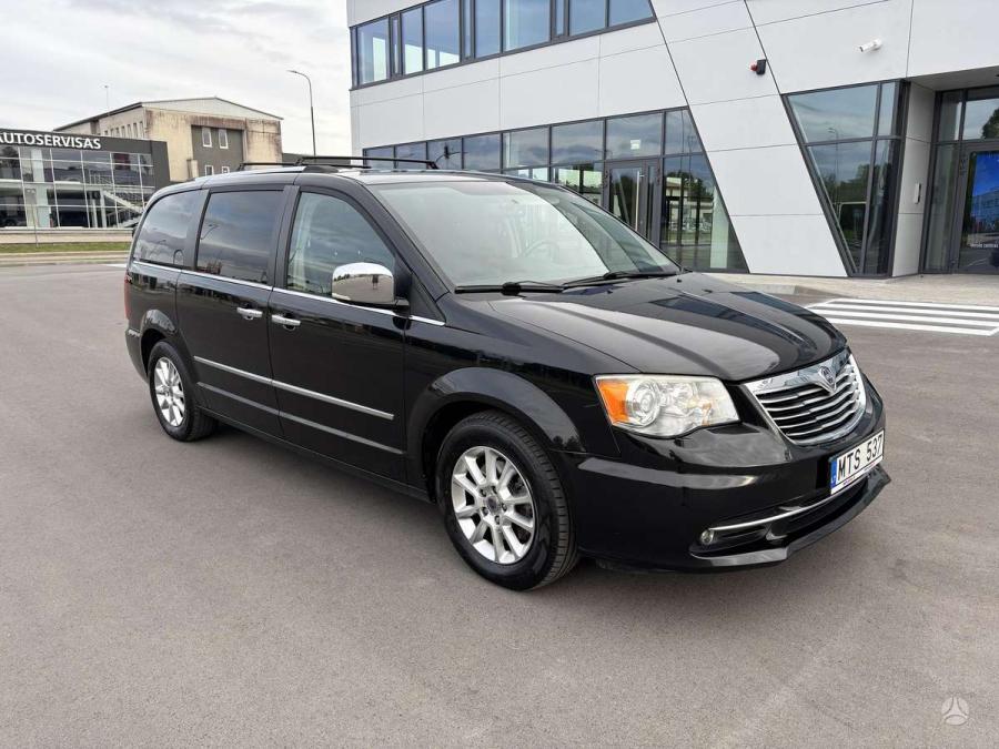 Melns Lancia Voyager 2014 Šauļi, ar dzinēja tilpumu 2.78 L un nobraukumu 169 tūkst. km par 8500 €, foto 1 vietnē AUTOMOTO.COM.LV