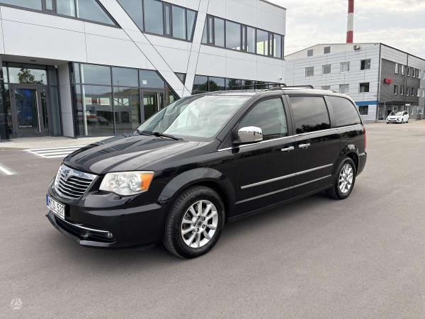 Melns Lancia Voyager 2014 Šauļi, ar dzinēja tilpumu 2.78 L un nobraukumu 169 tūkst. km par 8500 €, foto 2 vietnē AUTOMOTO.COM.LV