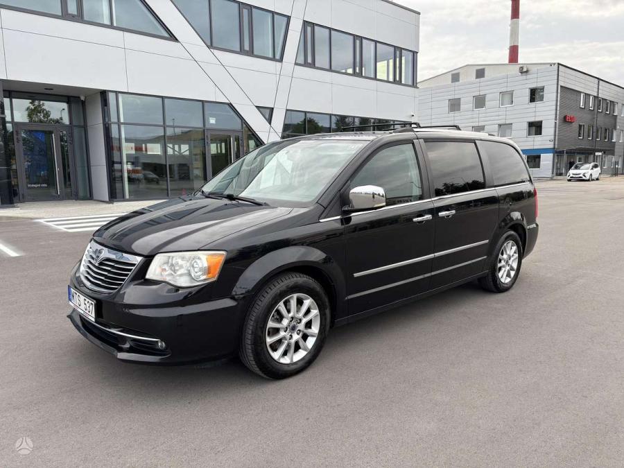 Melns Lancia Voyager 2014 Šauļi, ar dzinēja tilpumu 2.78 L un nobraukumu 169 tūkst. km par 8500 €, foto 3 vietnē AUTOMOTO.COM.LV