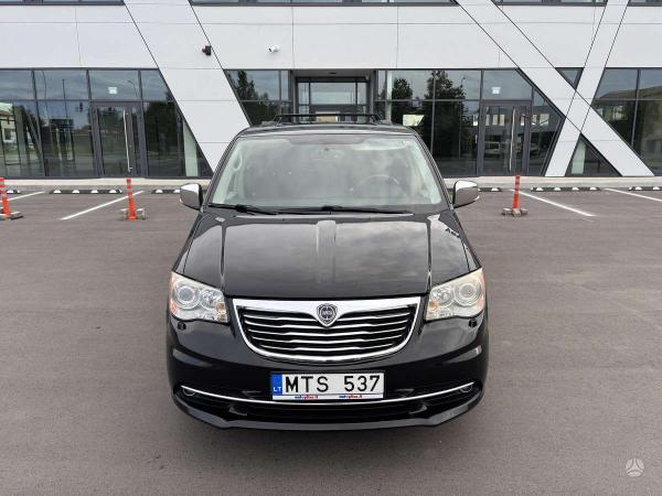 Melns Lancia Voyager 2014 Šauļi, ar dzinēja tilpumu 2.78 L un nobraukumu 169 tūkst. km par 8500 €, foto 3 vietnē AUTOMOTO.COM.LV