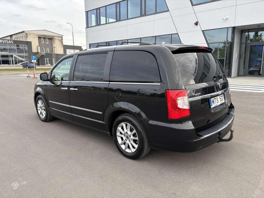 Melns Lancia Voyager 2014 Šauļi, ar dzinēja tilpumu 2.78 L un nobraukumu 169 tūkst. km par 8500 €, foto 5 vietnē AUTOMOTO.COM.LV