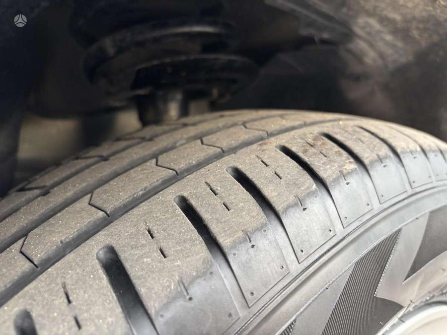 Melns Lancia Voyager 2014 Šauļi, ar dzinēja tilpumu 2.78 L un nobraukumu 169 tūkst. km par 8500 €, foto 13 vietnē AUTOMOTO.COM.LV