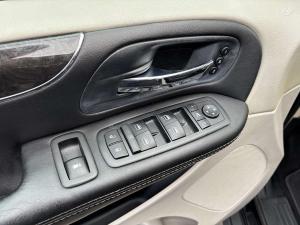 Melns Lancia Voyager 2014 Šauļi, ar dzinēja tilpumu 2.78 L un nobraukumu 169 tūkst. km par 8500 €, foto 16 vietnē AUTOMOTO.COM.LV