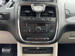 Melns Lancia Voyager 2014 Šauļi, ar dzinēja tilpumu 2.78 L un nobraukumu 169 tūkst. km par 8500 €, foto 20 vietnē AUTOMOTO.COM.LV