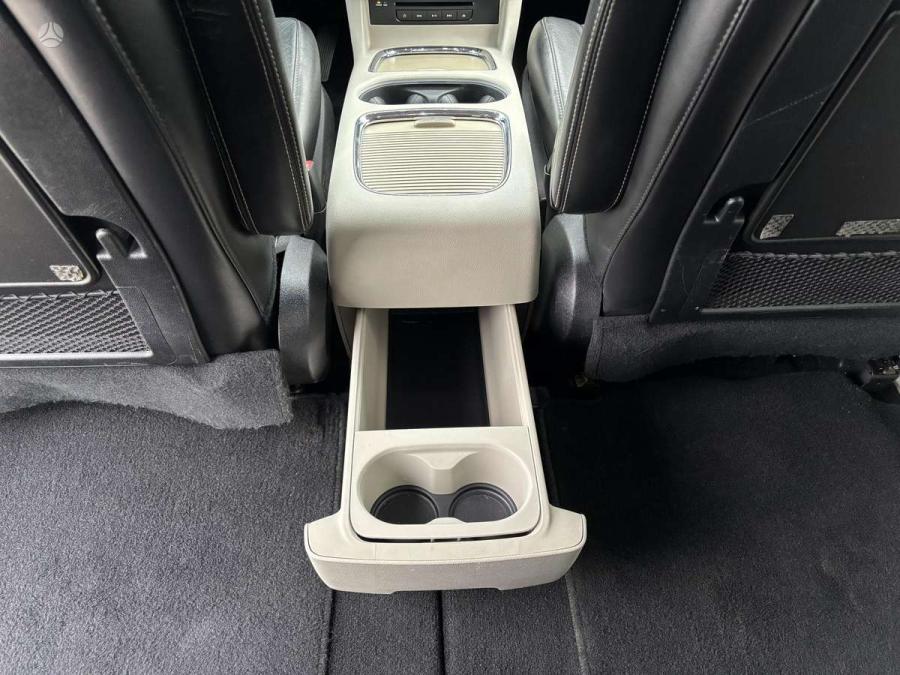 Melns Lancia Voyager 2014 Šauļi, ar dzinēja tilpumu 2.78 L un nobraukumu 169 tūkst. km par 8500 €, foto 23 vietnē AUTOMOTO.COM.LV