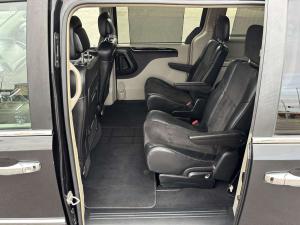 Melns Lancia Voyager 2014 Šauļi, ar dzinēja tilpumu 2.78 L un nobraukumu 169 tūkst. km par 8500 €, foto 24 vietnē AUTOMOTO.COM.LV