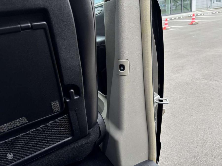 Melns Lancia Voyager 2014 Šauļi, ar dzinēja tilpumu 2.78 L un nobraukumu 169 tūkst. km par 8500 €, foto 27 vietnē AUTOMOTO.COM.LV
