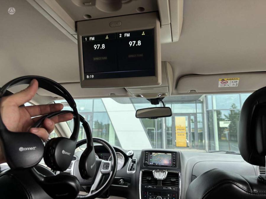 Melns Lancia Voyager 2014 Šauļi, ar dzinēja tilpumu 2.78 L un nobraukumu 169 tūkst. km par 8500 €, foto 29 vietnē AUTOMOTO.COM.LV