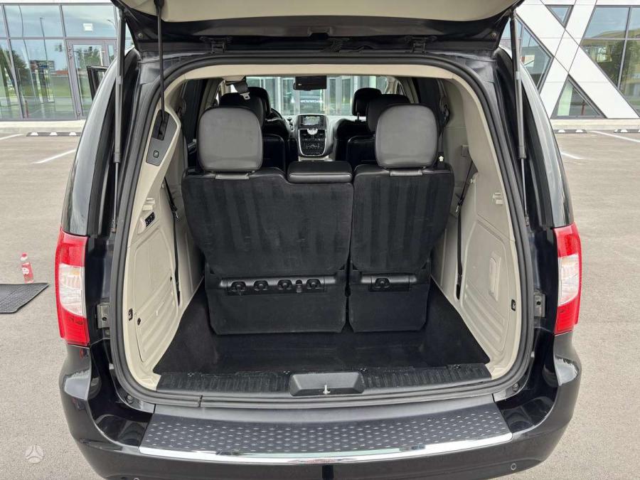 Melns Lancia Voyager 2014 Šauļi, ar dzinēja tilpumu 2.78 L un nobraukumu 169 tūkst. km par 8500 €, foto 34 vietnē AUTOMOTO.COM.LV