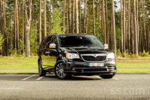 Melns Lancia Voyager 2015 Rīga, ar dzinēja tilpumu 2.80 L un nobraukumu 210 tūkst. km par 10190 €, foto 2 vietnē AUTOMOTO.COM.LV