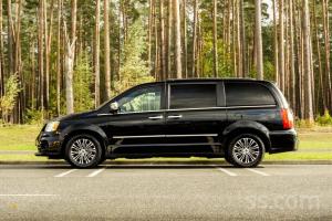 Melns Lancia Voyager 2015 Rīga, ar dzinēja tilpumu 2.80 L un nobraukumu 210 tūkst. km par 10190 €, foto 4 vietnē AUTOMOTO.COM.LV