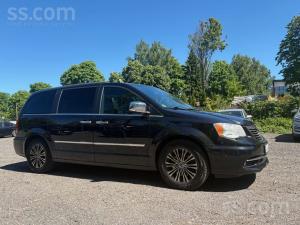 Melns Lancia Voyager 2015 Rīga, ar dzinēja tilpumu 2.80 L un nobraukumu 233 tūkst. km par 7900 €, foto 4 vietnē AUTOMOTO.COM.LV