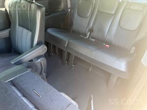 Melns Lancia Voyager 2015 Rīga, ar dzinēja tilpumu 2.80 L un nobraukumu 233 tūkst. km par 7900 €, foto 10 vietnē AUTOMOTO.COM.LV