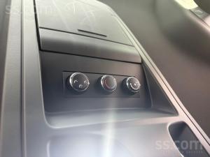 Melns Lancia Voyager 2015 Rīga, ar dzinēja tilpumu 2.80 L un nobraukumu 233 tūkst. km par 7900 €, foto 15 vietnē AUTOMOTO.COM.LV