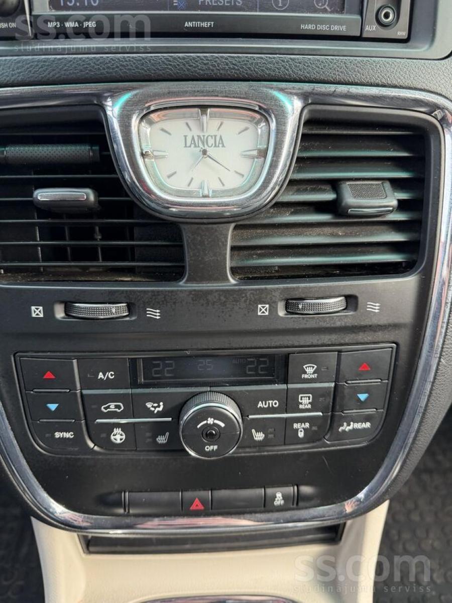Black Lancia Voyager 2015 in Ventspils, with an engine capacity of 2.80 L and mileage of 290 thousand km for 9500 €, photo 16 on AUTOMOTO.COM.LV