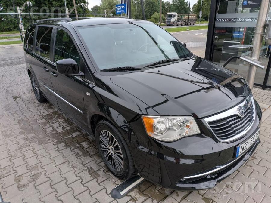 Melns Lancia Voyager 2015 Rīga, ar dzinēja tilpumu 2.80 L un nobraukumu 202 tūkst. km par 13900 €, foto 4 vietnē AUTOMOTO.COM.LV
