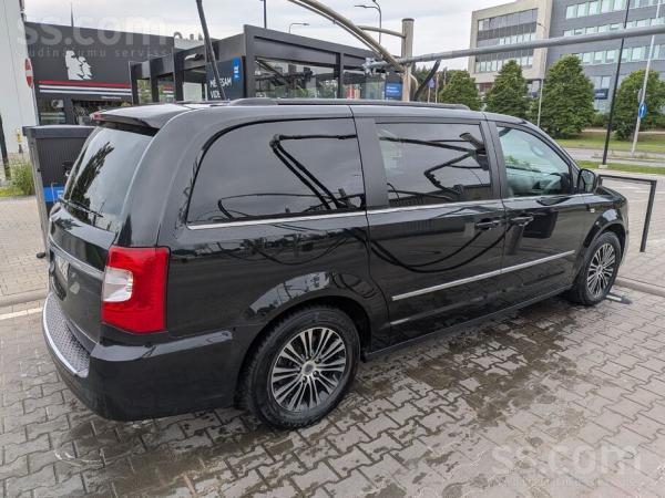 Melns Lancia Voyager 2015 Rīga, ar dzinēja tilpumu 2.80 L un nobraukumu 202 tūkst. km par 13900 €, foto 6 vietnē AUTOMOTO.COM.LV