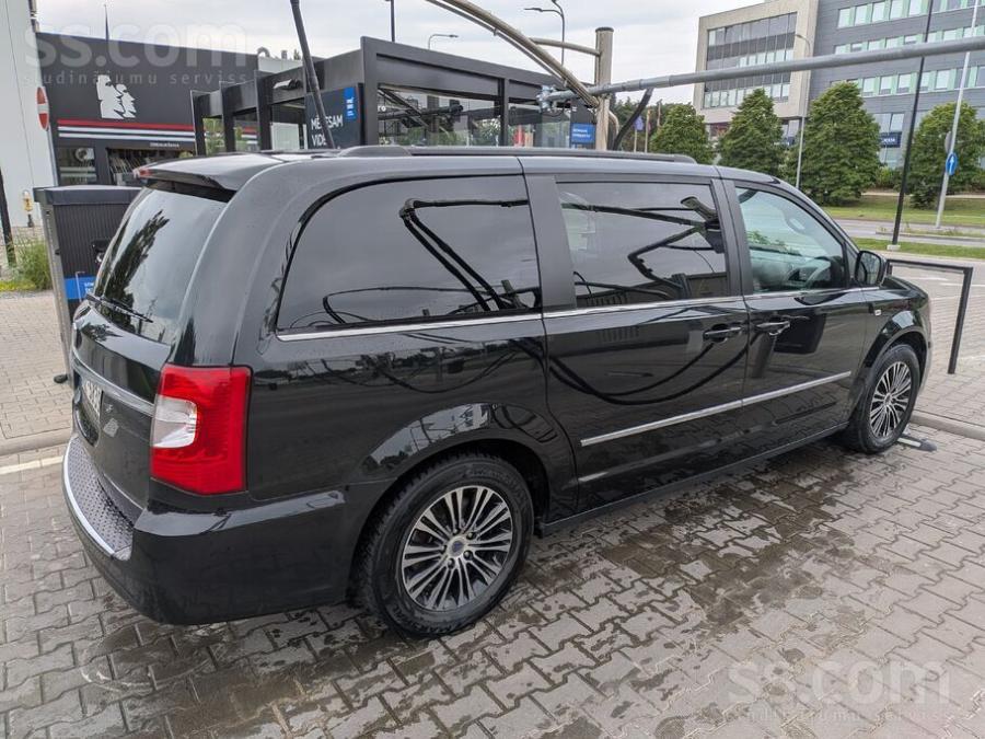 Melns Lancia Voyager 2015 Rīga, ar dzinēja tilpumu 2.80 L un nobraukumu 202 tūkst. km par 13900 €, foto 7 vietnē AUTOMOTO.COM.LV