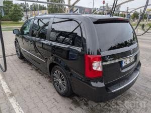 Melns Lancia Voyager 2015 Rīga, ar dzinēja tilpumu 2.80 L un nobraukumu 202 tūkst. km par 13900 €, foto 8 vietnē AUTOMOTO.COM.LV