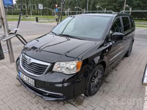 Melns Lancia Voyager 2015 Rīga, ar dzinēja tilpumu 2.80 L un nobraukumu 202 tūkst. km par 13900 €, foto 9 vietnē AUTOMOTO.COM.LV