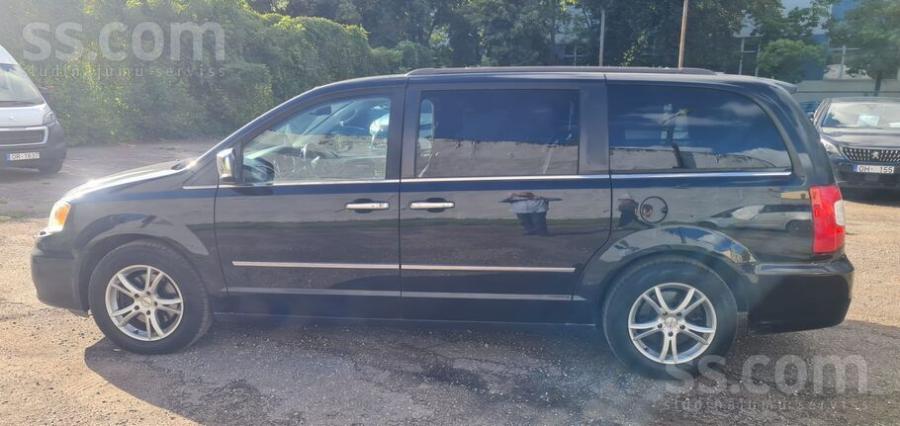 Melns Lancia Voyager 2015 Jelgava, ar dzinēja tilpumu 2.80 L un nobraukumu 0 tūkst. km par 10490 €, foto 6 vietnē AUTOMOTO.COM.LV