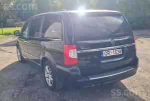 Melns Lancia Voyager 2015 Jelgava, ar dzinēja tilpumu 2.80 L un nobraukumu 0 tūkst. km par 10490 €, foto 9 vietnē AUTOMOTO.COM.LV