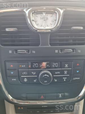 Melns Lancia Voyager 2015 Jelgava, ar dzinēja tilpumu 2.80 L un nobraukumu 0 tūkst. km par 10490 €, foto 20 vietnē AUTOMOTO.COM.LV