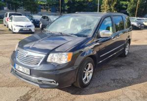 Black Lancia Voyager 2015 in Jelgava, with an engine capacity of 2.80 L and mileage of 192 thousand km for 10490 €, photo 4 on AUTOMOTO.COM.LV