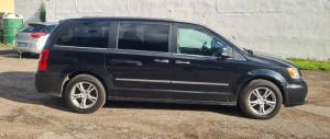 Black Lancia Voyager 2015 in Jelgava, with an engine capacity of 2.80 L and mileage of 192 thousand km for 10490 €, photo 6 on AUTOMOTO.COM.LV