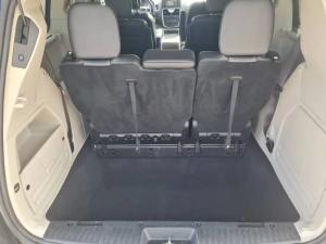 Black Lancia Voyager 2015 in Jelgava, with an engine capacity of 2.80 L and mileage of 192 thousand km for 10490 €, photo 12 on AUTOMOTO.COM.LV