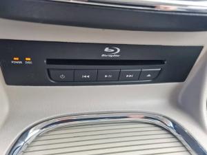 Black Lancia Voyager 2015 in Jelgava, with an engine capacity of 2.80 L and mileage of 192 thousand km for 10490 €, photo 19 on AUTOMOTO.COM.LV