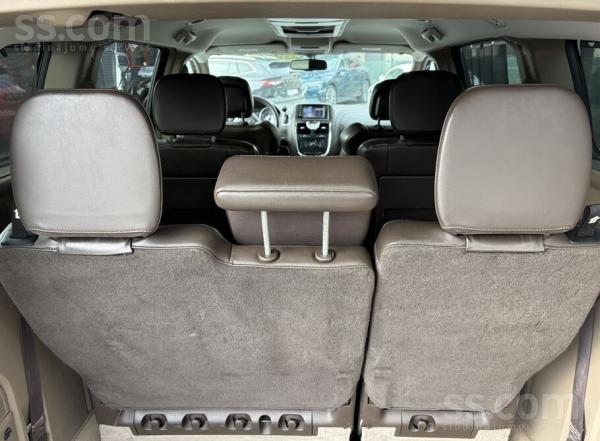 Melns Lancia Voyager 2015 Rīga, ar dzinēja tilpumu 2.80 L un nobraukumu 231 tūkst. km par 10590 €, foto 11 vietnē AUTOMOTO.COM.LV