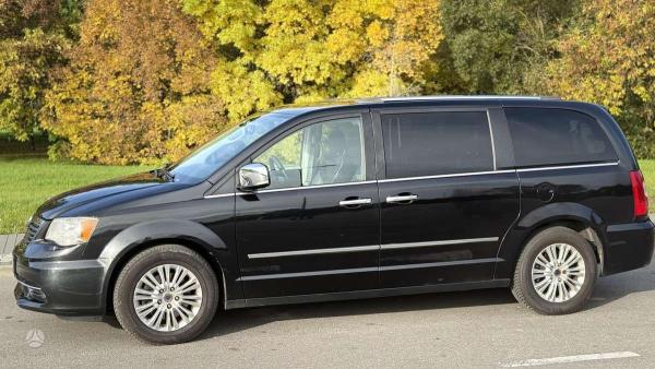 Melns Lancia Voyager 2015 Panevēža, ar dzinēja tilpumu 2.80 L un nobraukumu 254 tūkst. km par 4700 €, foto 11 vietnē AUTOMOTO.COM.LV