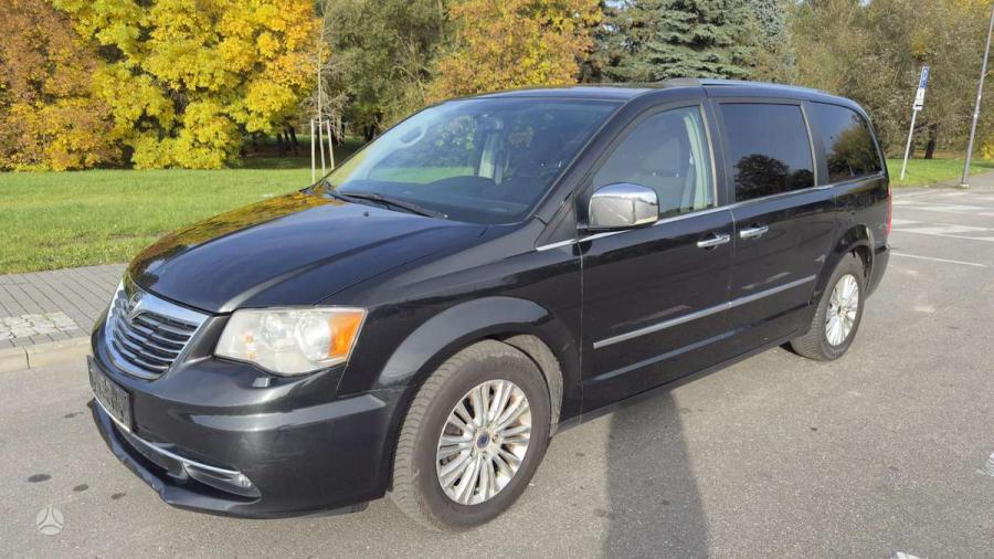 Melns Lancia Voyager 2015 Panevēža, ar dzinēja tilpumu 2.80 L un nobraukumu 254 tūkst. km par 4700 €, foto 13 vietnē AUTOMOTO.COM.LV