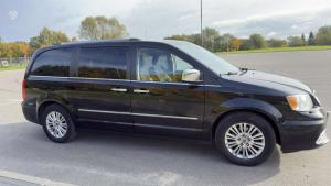 Melns Lancia Voyager 2015 Panevēža, ar dzinēja tilpumu 2.80 L un nobraukumu 254 tūkst. km par 4700 €, foto 16 vietnē AUTOMOTO.COM.LV