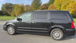 Melns Lancia Voyager 2015 Panevēža, ar dzinēja tilpumu 2.80 L un nobraukumu 254 tūkst. km par 4700 €, foto 20 vietnē AUTOMOTO.COM.LV
