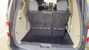 Melns Lancia Voyager 2015 Panevēža, ar dzinēja tilpumu 2.80 L un nobraukumu 254 tūkst. km par 4700 €, foto 27 vietnē AUTOMOTO.COM.LV